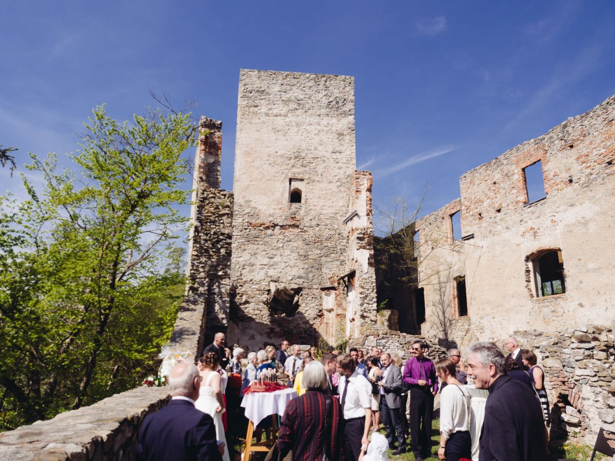 Hochzeitsreportage in Niederösterreich: Burgruine Dobra ♥ ... Hochzeitsreportage in Niederösterreich: Burgruine Dobra ♥ ...