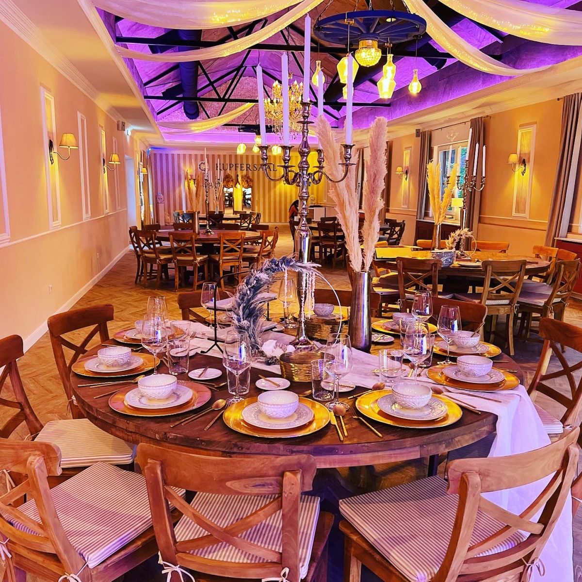 Kupfersaal im Alten Bahnhof Petershagen - Hochzeitslocation | Hochzeit.click