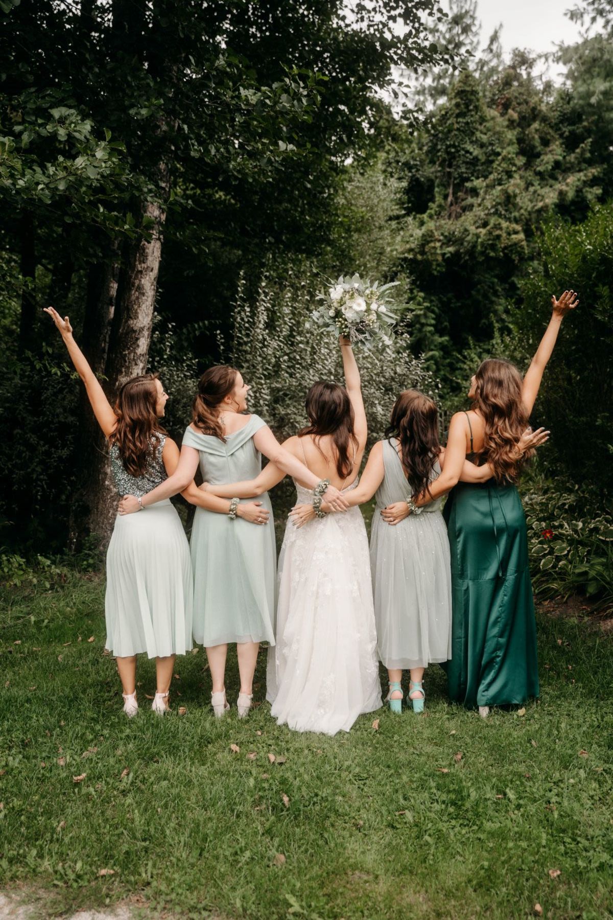 Kleine feine Hochzeit mit Trauung im Gewächshaus und Feier im Grünen ♥ ...