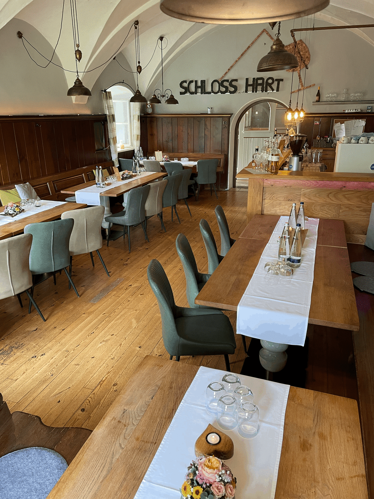 Schloss Hart - Trinken. Essen. Feiern. - Hochzeitslocation | Hochzeit.click